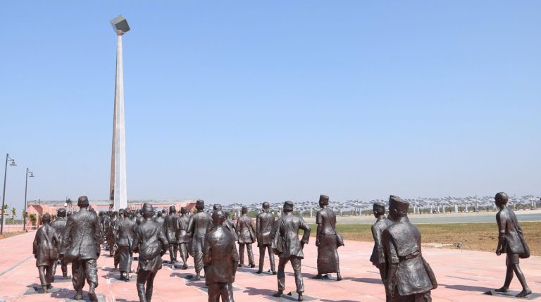 Dandi Beach Guide: Navsari's Historic Escape